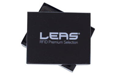 Leas-Leder - Mini Biker Geldbörse extra dünn mit Kette im Hochformat ...